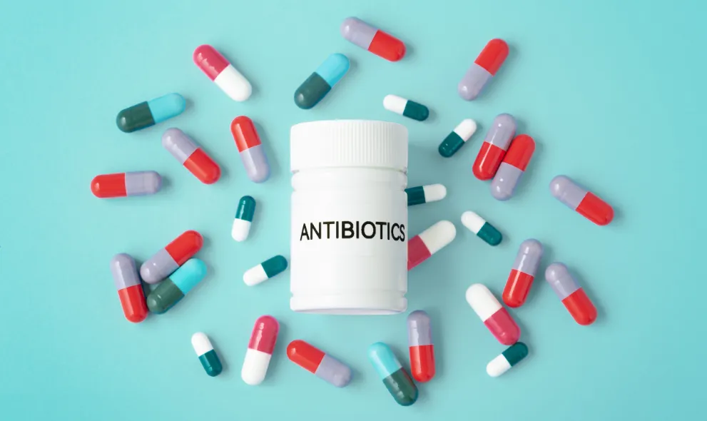 The Cheapest Antibiotics in 2025: Generic Options That Work - RxLess app